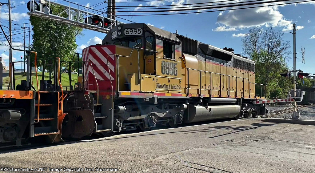 WE 6995 will lead LHF on the CSX.